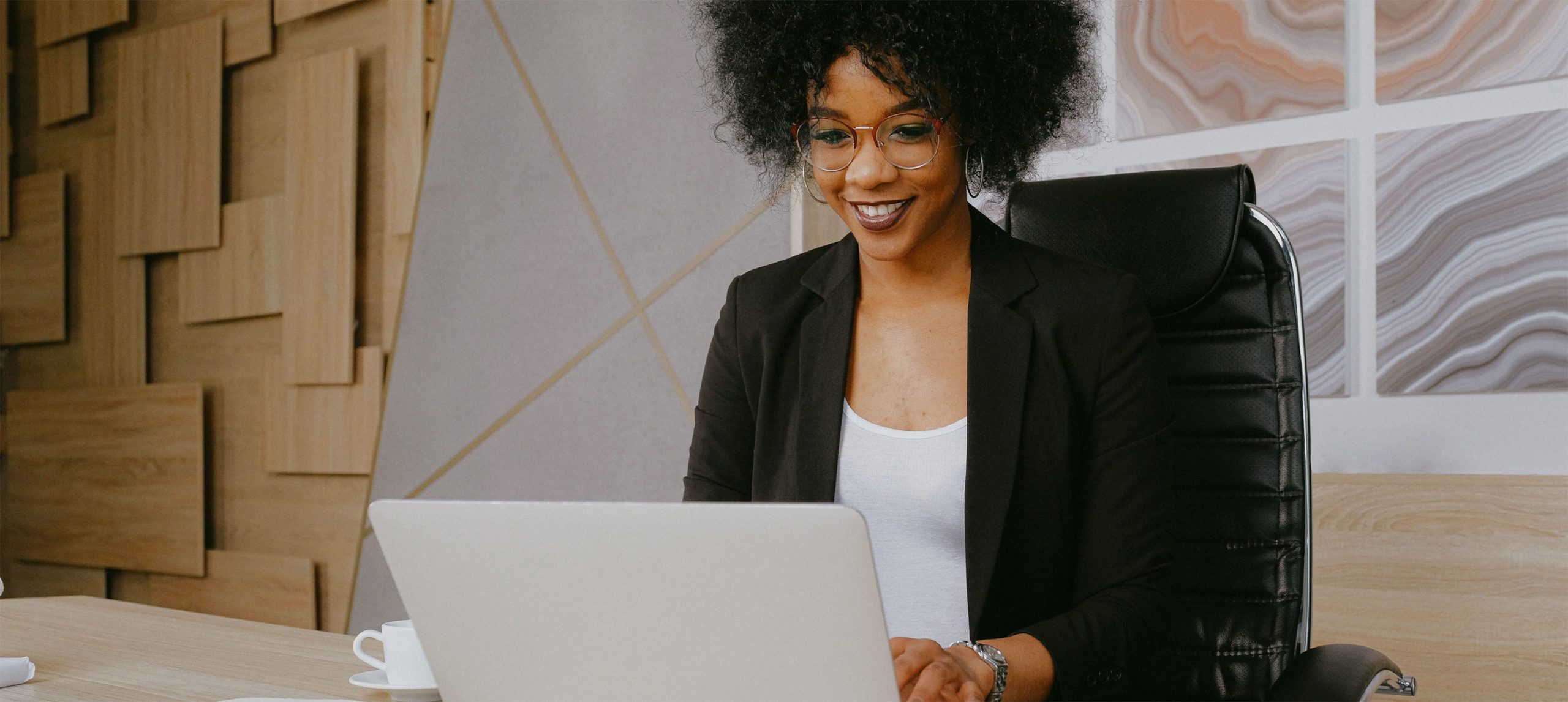 Contact Us | Customers Service | Customers Helpline | Lark Music